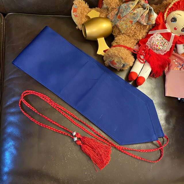 リメイク着物 セミロング ワンピース アンサンブル 帯ベルト 和洋折衷 深い藍色の地に幾何学的な絣模様 aKW-87 | iichi 日々の暮らしを心地よくするハンドメイドやアンティークの ...