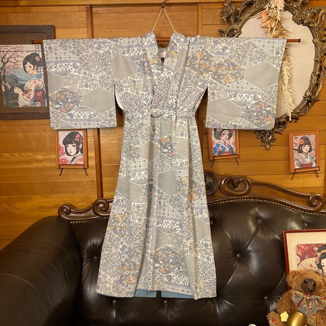 着物リメイク セミロング ワンピース｜洗える化繊素材＆帯ベルト 和洋折衷 霞がかったような幻想的なブルーグレー KW-831 | iichi 日々の暮らしを心地よくするハンドメイドや ...