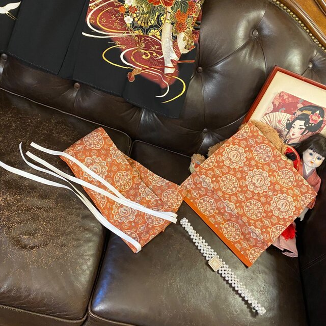 黒留袖 着物 リメイク ロングワンピース ドレス 洗える 化繊 二/2部式お太鼓 袋帯 和洋折衷 TKW-66 | iichi 日々の暮らしを心地よくするハンドメイドやアンティークのマーケットプレイス