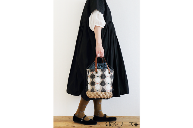 メルトンウールバスケトート "gauze_bg" | iichi 日々の暮らしを心地よくするハンドメイドやアンティークのマーケットプレイス