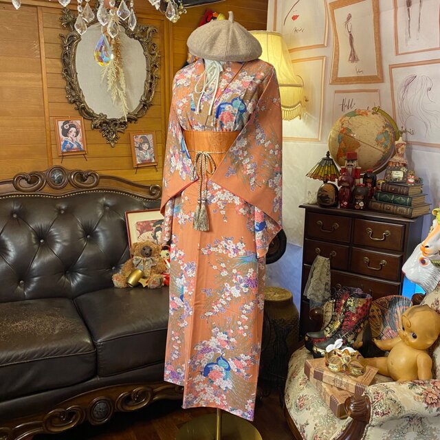 単衣着物リメイク ロング ワンピース｜洗える化繊素材＆名古屋帯ベルト 和洋折衷 優雅な孔雀と満開の花々が彩る KW-834 | iichi 日々の暮らしを心地よくするハンドメイドやアンティーク ...