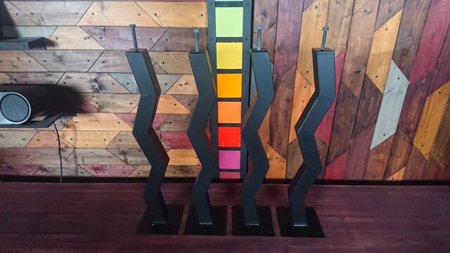 マットブラックでアイアンな極太鉄脚♪ 50×100×650mm 波型 4脚ver. ダイニングテーブル | iichi 日々の暮らしを心地よくするハンドメイドやアンティークのマーケットプレイス