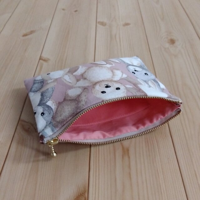 16cmのフラットポーチ うさぎ 内ポケット ラッピング対応可 くすみピンク 146 | iichi 日々の暮らしを心地よくするハンドメイドやアンティークのマーケットプレイス