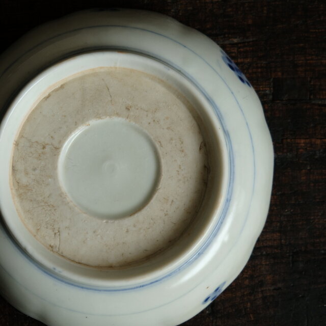 可憐で可愛い 花唐草と五芒星。瀬戸焼 花文染付膾皿 antiques/骨董 丁寧な暮らし 古民家 大正期~昭和初期【ニュー有り】 | iichi 日々の暮らしを心地よくするハンドメイドや ...