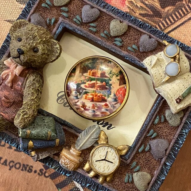 着物 ガラス 帯留め｜和洋折衷のアクセントに オリジナルデザイン アンティークティータイムの夢 – 絢爛なスイーツ GK-15 | iichi 日々の暮らしを心地よくするハンドメイドや ...