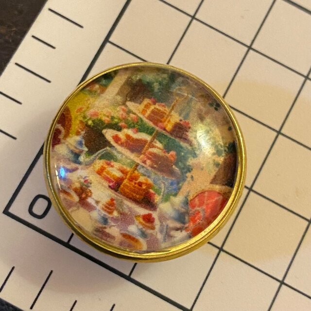 着物 ガラス 帯留め｜和洋折衷のアクセントに オリジナルデザイン アンティークティータイムの夢 – 絢爛なスイーツ GK-15 | iichi 日々の暮らしを心地よくするハンドメイドや ...