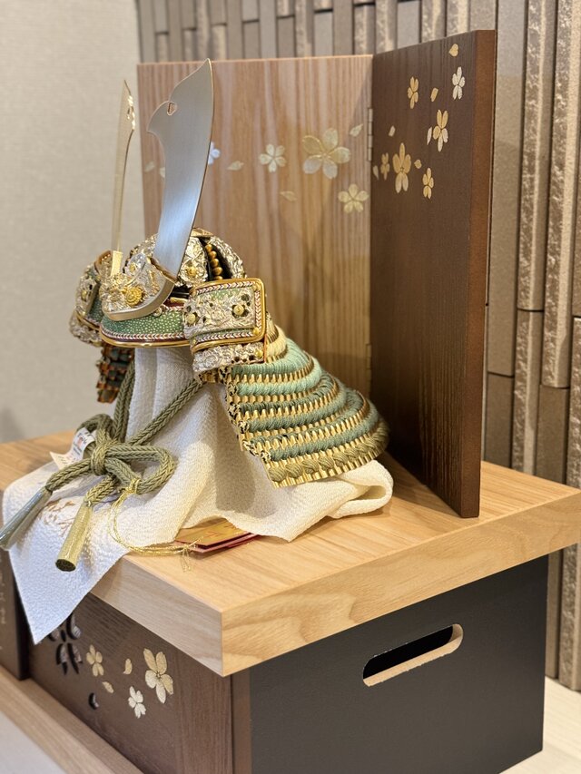 松刀（しょうとう）6号兜 寄木細工（よせぎざいく）収納飾り | iichi 日々の暮らしを心地よくするハンドメイドやアンティークのマーケットプレイス