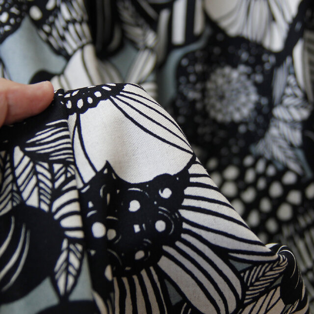 【即納】ノルディック調フラワー 綿麻ギャザースカート（ グレー ）リネン 麻 | iichi 日々の暮らしを心地よくするハンドメイドやアンティークのマーケットプレイス