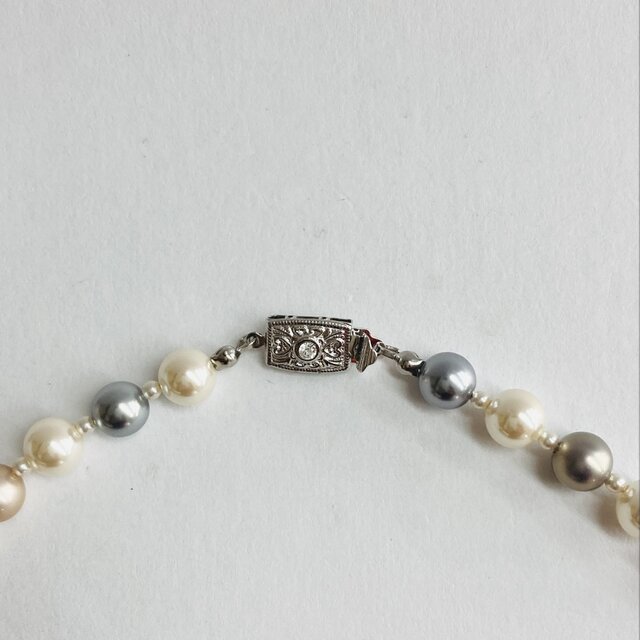 ガラスパールmixカラーネックレス/8mm約42cm/ペールトーンmix/R/made in japan | iichi 日々の暮らしを心地よくするハンドメイドやアンティークのマーケットプレイス