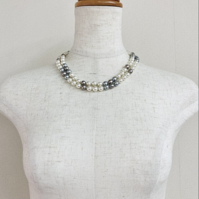 ガラスmixパール2Wayオールノットロングネックレス/8mm約90cm/ホワイトxグレーmix/日本製 | iichi 日々の暮らしを心地よくするハンドメイドやアンティークのマーケットプレイス