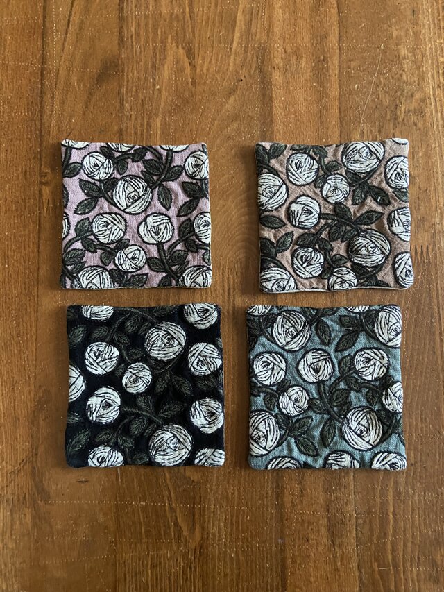 送料無料ミナペルホネンrosy風コースター | iichi 日々の暮らしを心地よくするハンドメイドやアンティークのマーケットプレイス