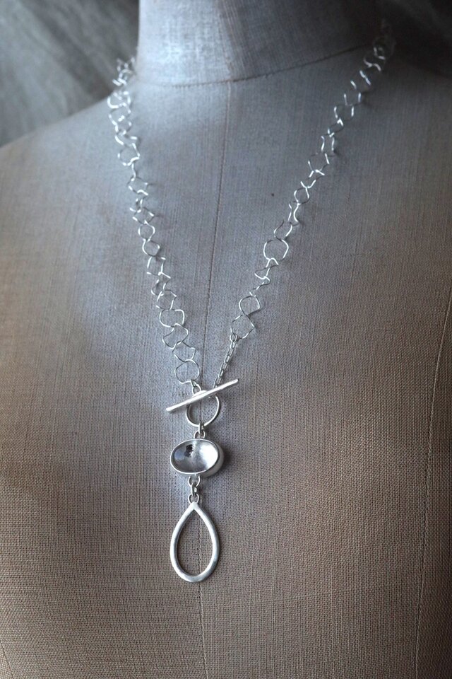 ガーデンクオーツ グラスホルダーネックレス 2 | iichi 日々の暮らしを心地よくするハンドメイドやアンティークのマーケットプレイス