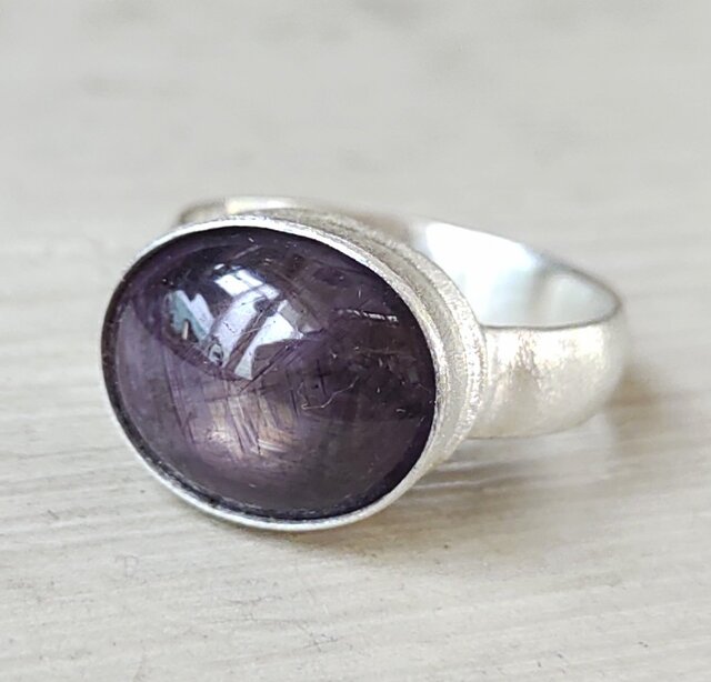 紫玉の妖精＊star sapphire 925 ring | iichi 日々の暮らしを心地よくするハンドメイドやアンティークのマーケットプレイス