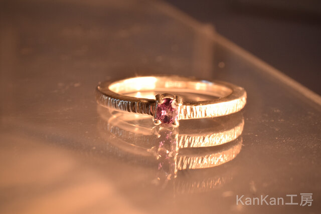 ベキリー産カラーチェンジガーネットのリング | iichi 日々の暮らしを心地よくするハンドメイドやアンティークのマーケットプレイス