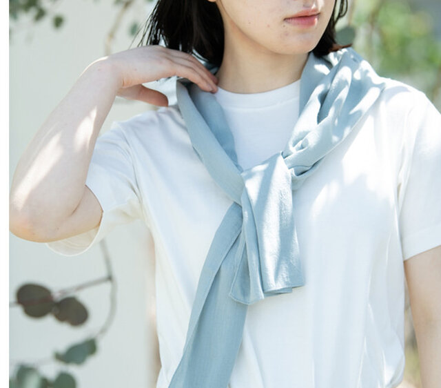 ジュニパーベリー染 カルゼスカーフ【Organic Cotton】 | iichi 日々の暮らしを心地よくするハンドメイドやアンティークのマーケットプレイス