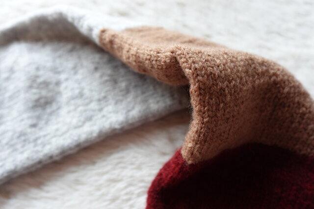 No.1528カシミア配合手編みマフラー | iichi 日々の暮らしを心地よくするハンドメイドやアンティークのマーケットプレイス