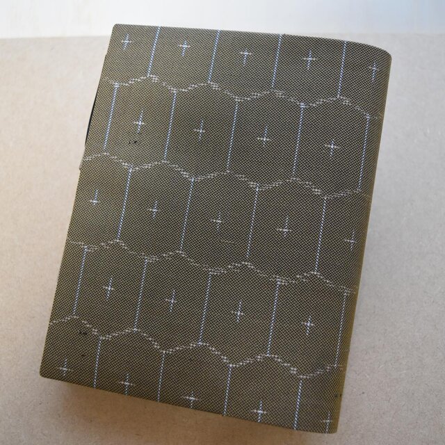 ★猫デザイン★ほぼ日手帳オリジナル（A6)用カバー to005n | iichi 日々の暮らしを心地よくするハンドメイドやアンティークのマーケットプレイス