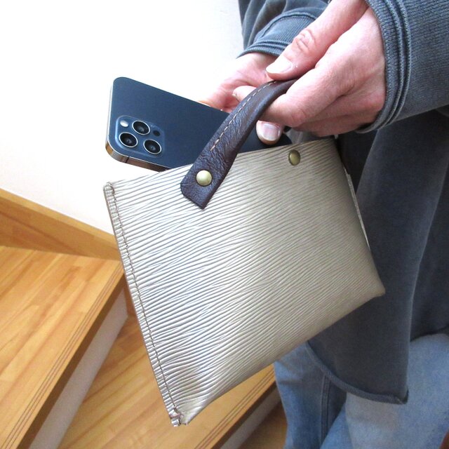 小さくお出掛け♪《牛革》ミニマルトート・ブロンズ・072 | iichi 日々の暮らしを心地よくするハンドメイドやアンティークのマーケットプレイス