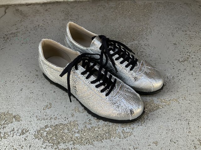 【1点のみアウトレット価格】即納可 サイズ25.5cm〜26cmのみ EMAのスニーカーがお得に！ | iichi 日々の暮らしを心地よくするハンドメイドやアンティークのマーケットプレイス