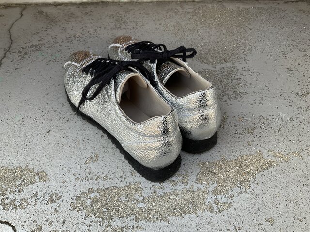 【1点のみアウトレット価格】即納可 サイズ25.5cm〜26cmのみ EMAのスニーカーがお得に！ | iichi 日々の暮らしを心地よくするハンドメイドやアンティークのマーケットプレイス