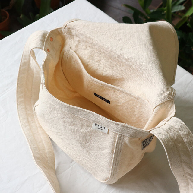 ニュースペーパーバッグS【2025春夏限定カラー・フラミンゴ】(VC-5S) | iichi 日々の暮らしを心地よくするハンドメイドやアンティークのマーケットプレイス