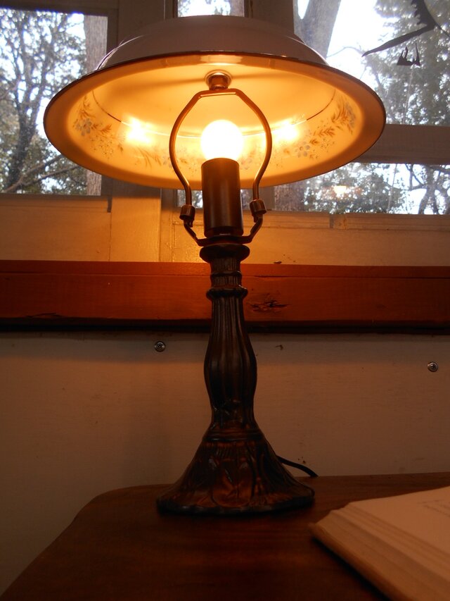 レトロランプ 07-30-2 | iichi 日々の暮らしを心地よくするハンドメイドやアンティークのマーケットプレイス