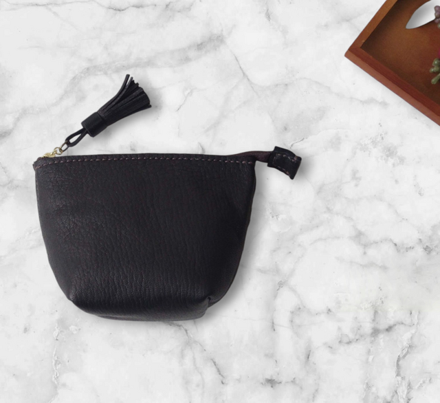 柔らかな革のポーチ(darkbrown) P-02 | iichi 日々の暮らしを心地よくするハンドメイドやアンティークのマーケットプレイス