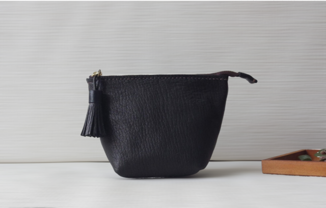 柔らかな革のポーチ(darkbrown) P-02 | iichi 日々の暮らしを心地よくするハンドメイドやアンティークのマーケットプレイス