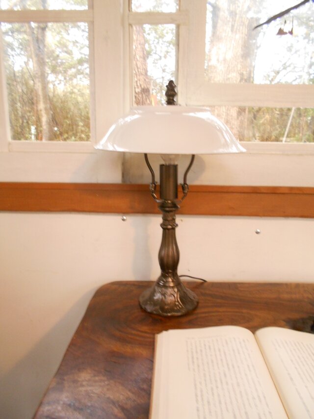 レトロランプ 07-27 | iichi 日々の暮らしを心地よくするハンドメイドやアンティークのマーケットプレイス