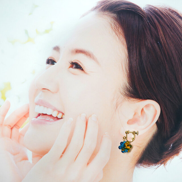 ドロップビーズボールイヤリング＊ブルー×マンダリン | iichi 日々の暮らしを心地よくするハンドメイドやアンティークのマーケットプレイス