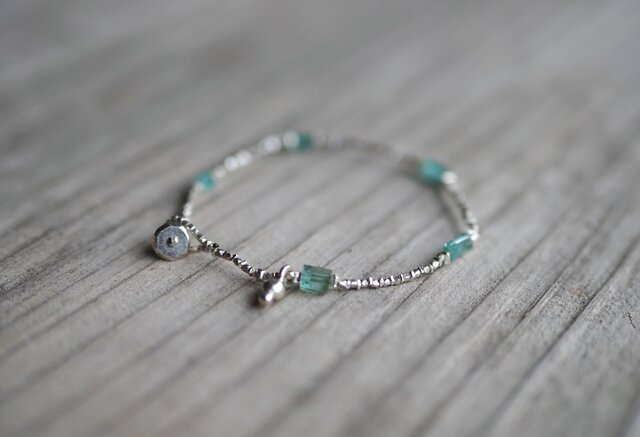 -Emerald- silver bracelet | iichi 日々の暮らしを心地よくするハンドメイドやアンティークのマーケットプレイス