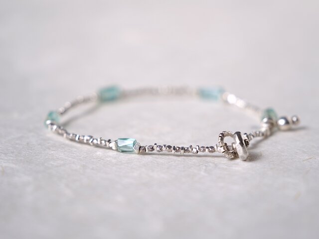 -Emerald- silver bracelet | iichi 日々の暮らしを心地よくするハンドメイドやアンティークのマーケットプレイス