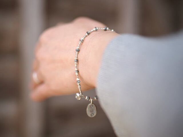 -Alexandrite- silver bracelet | iichi 日々の暮らしを心地よくするハンドメイドやアンティークのマーケットプレイス