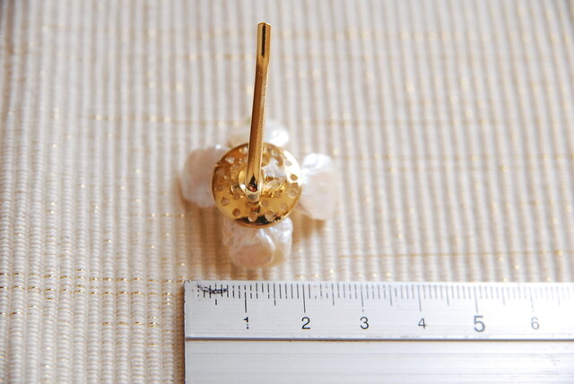再々々販 花びらケシパールのお花のポニーフックC | iichi 日々の暮らしを心地よくするハンドメイドやアンティークのマーケットプレイス