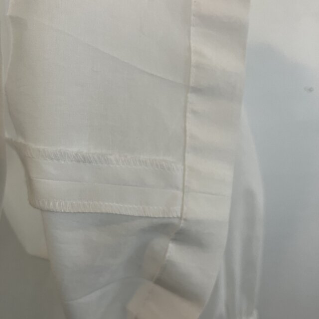 ふんわりホワイトローンのブラウス（0-to-142） | iichi 日々の暮らしを心地よくするハンドメイドやアンティークのマーケットプレイス