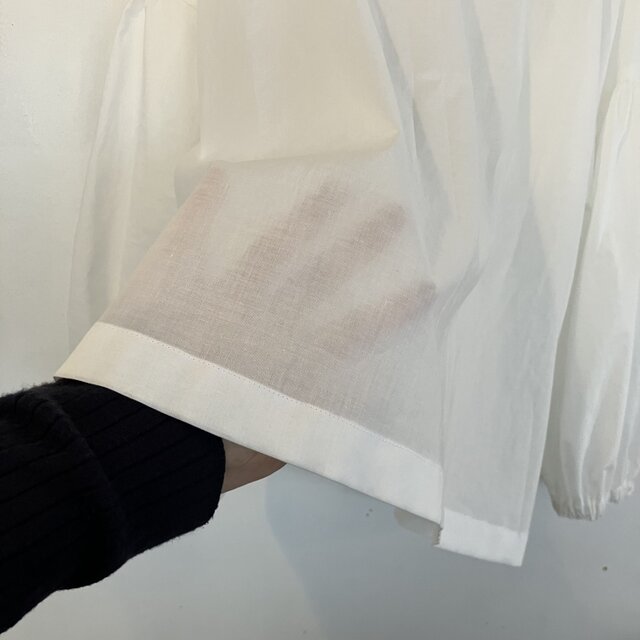 ふんわりホワイトローンのブラウス（0-to-142） | iichi 日々の暮らしを心地よくするハンドメイドやアンティークのマーケットプレイス