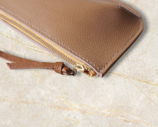 シンプルなレザーポーチ (Camel) P_06 | iichi 日々の暮らしを心地よくするハンドメイドやアンティークのマーケットプレイス