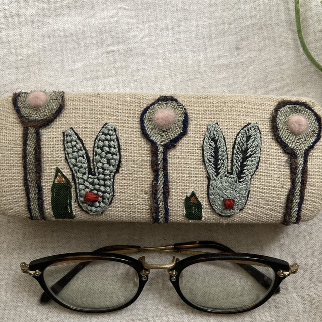 ハンドメイド☆ミナペルホネンメガネケース pop rain pomppia hütte② | iichi 日々の暮らしを心地よくするハンドメイドやアンティークのマーケットプレイス