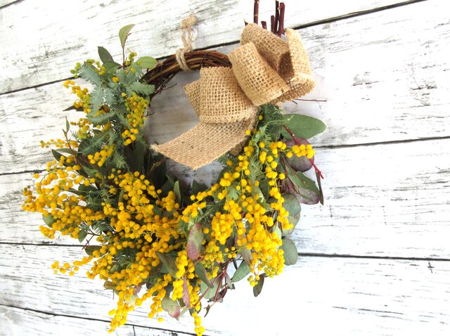 2025 ミモザ スワッグ | iichi 日々の暮らしを心地よくするハンドメイドやアンティークのマーケットプレイス