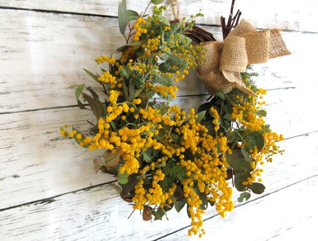 2025 ミモザ スワッグ | iichi 日々の暮らしを心地よくするハンドメイドやアンティークのマーケットプレイス