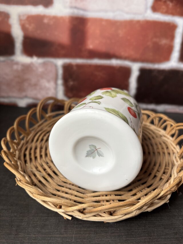 いちご ディスペンサー ローションボトル | iichi 日々の暮らしを心地よくするハンドメイドやアンティークのマーケットプレイス