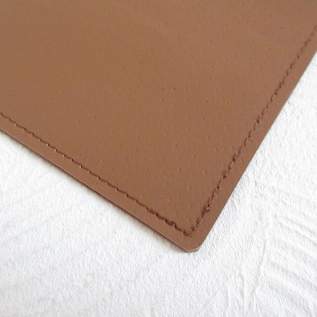 A6対応・フラットマルチケース《ピッグスキン》ブラウン・0330 | iichi 日々の暮らしを心地よくするハンドメイドやアンティークのマーケットプレイス