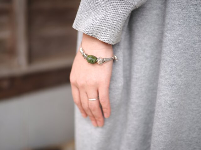 -Karensilver・Jade- code bracelet | iichi 日々の暮らしを心地よくするハンドメイドやアンティークのマーケットプレイス