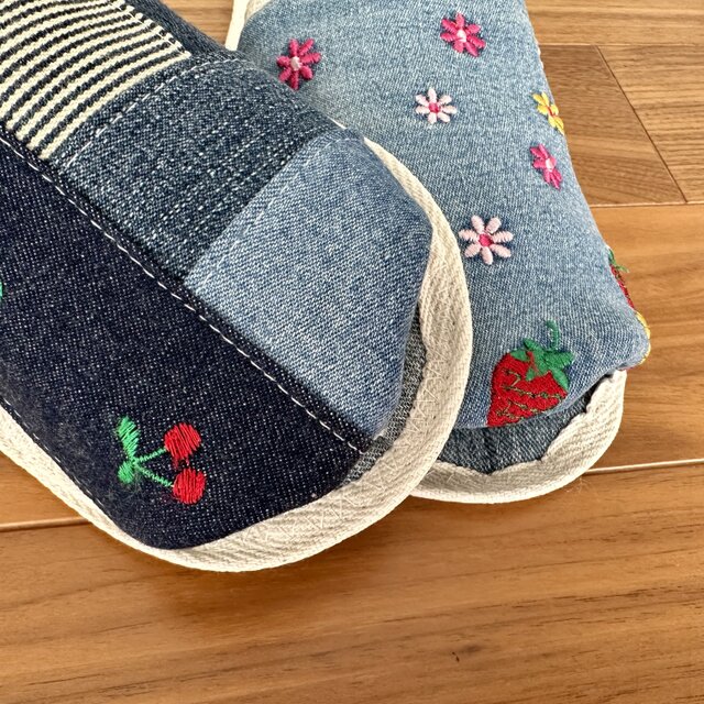 洗濯機丸洗いOKスリッパ•室内履きデニムリメイク ルームシューズ | iichi 日々の暮らしを心地よくするハンドメイドやアンティークのマーケットプレイス