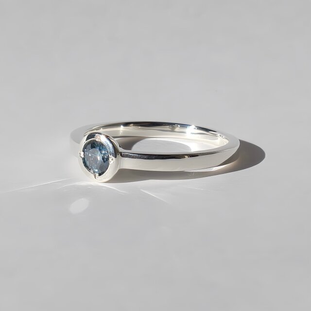 Celeste ring / SV925 | iichi 日々の暮らしを心地よくするハンドメイドやアンティークのマーケットプレイス