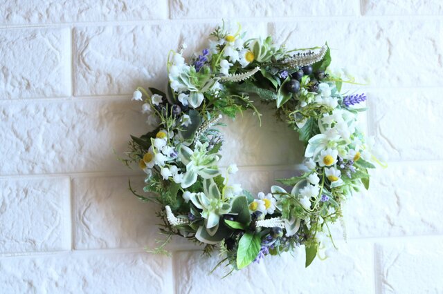 すずらんのリース 造花 | iichi 日々の暮らしを心地よくするハンドメイドやアンティークのマーケットプレイス