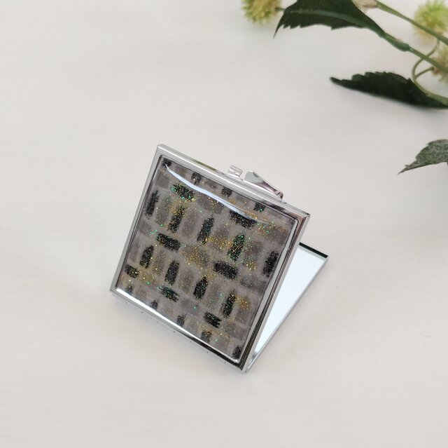 【1点物】墨で描かれたアートを閉じ込めたキラキラミラー | iichi 日々の暮らしを心地よくするハンドメイドやアンティークのマーケットプレイス