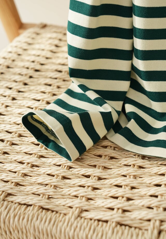 ★サンプルセール 1点のみ★2000円オフ★プルオーバー 緑色＊オフホワイト 240921-4（084） | iichi 日々の暮らしを心地よくするハンドメイドやアンティークのマーケットプレイス