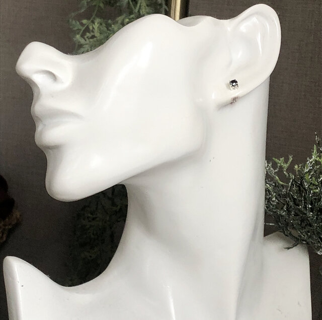 純銀sv1000♡プチジルコニアピアス 金属アレルギーの方ものコピー | iichi 日々の暮らしを心地よくするハンドメイドやアンティークのマーケットプレイス