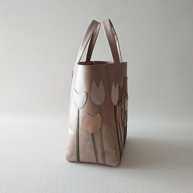 tulip leather 3way tote [ beige / small ] | iichi 日々の暮らしを心地よくするハンドメイドやアンティークのマーケットプレイス